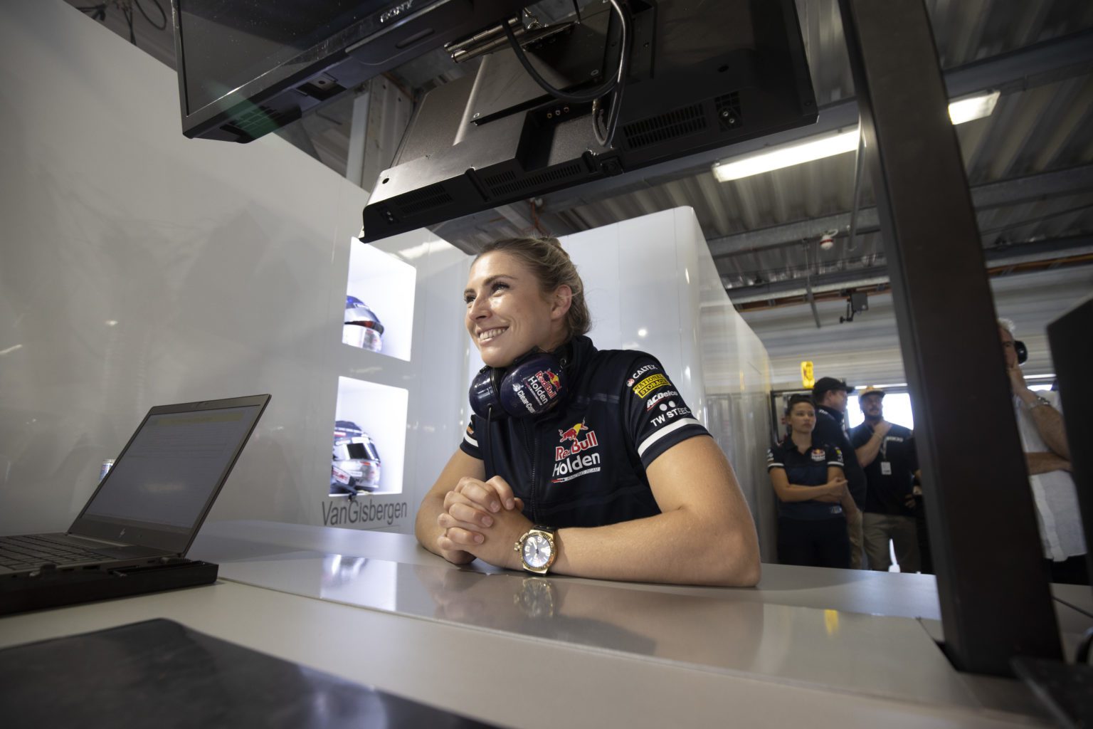 Crew in View: Jessica Dane