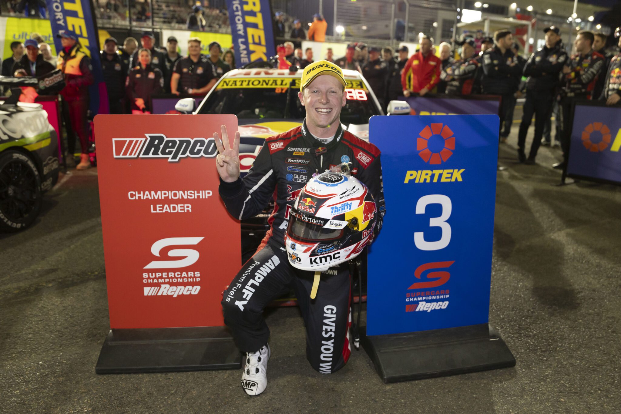 Super sunset closes a mixed weekend for the Bulls in Sydney - Red Bull ...