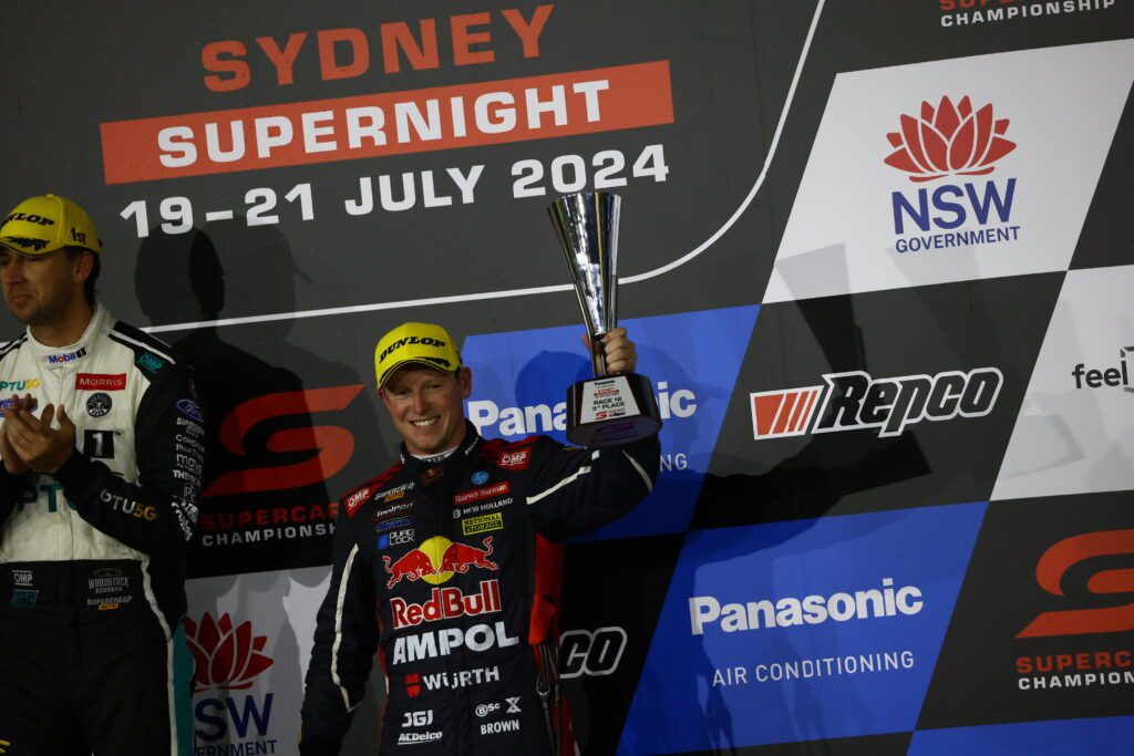 Super sunset closes a mixed weekend for the Bulls in Sydney - Red Bull ...