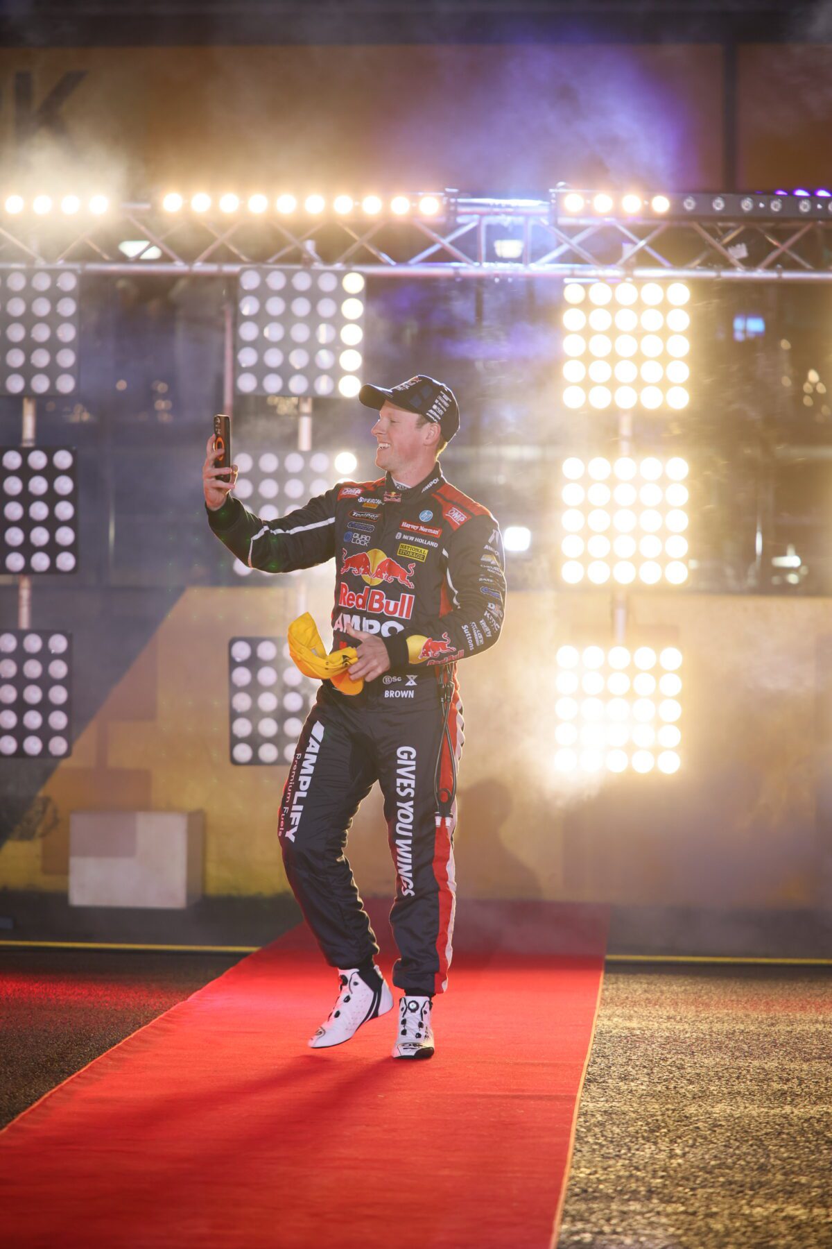 Bulls battle through the night during first Sydney race - Red Bull ...